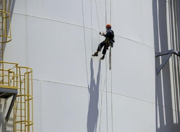 Cleaning of silo Rope Access - Future Services Oostende